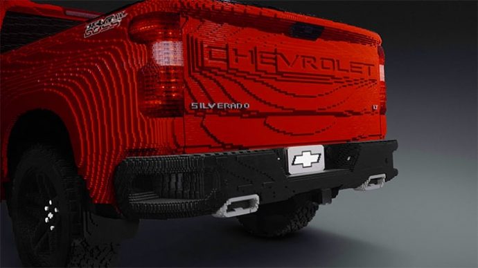 Birebir Ölçekli Lego Pickup: Chevrolet Silverado | Manfect